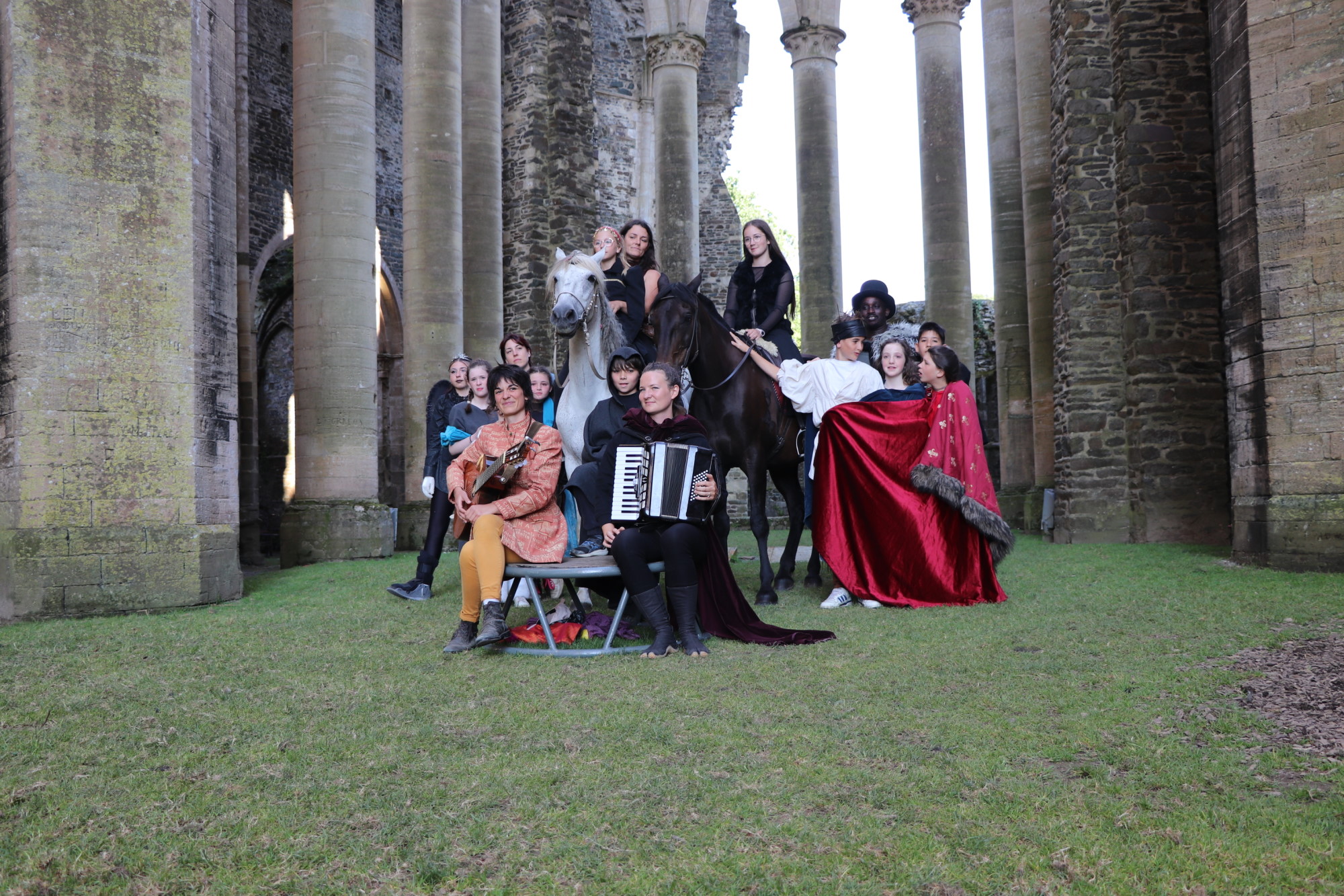 Camp artistique Les chimères de l'abbaye - Spectacle de restitution le ...